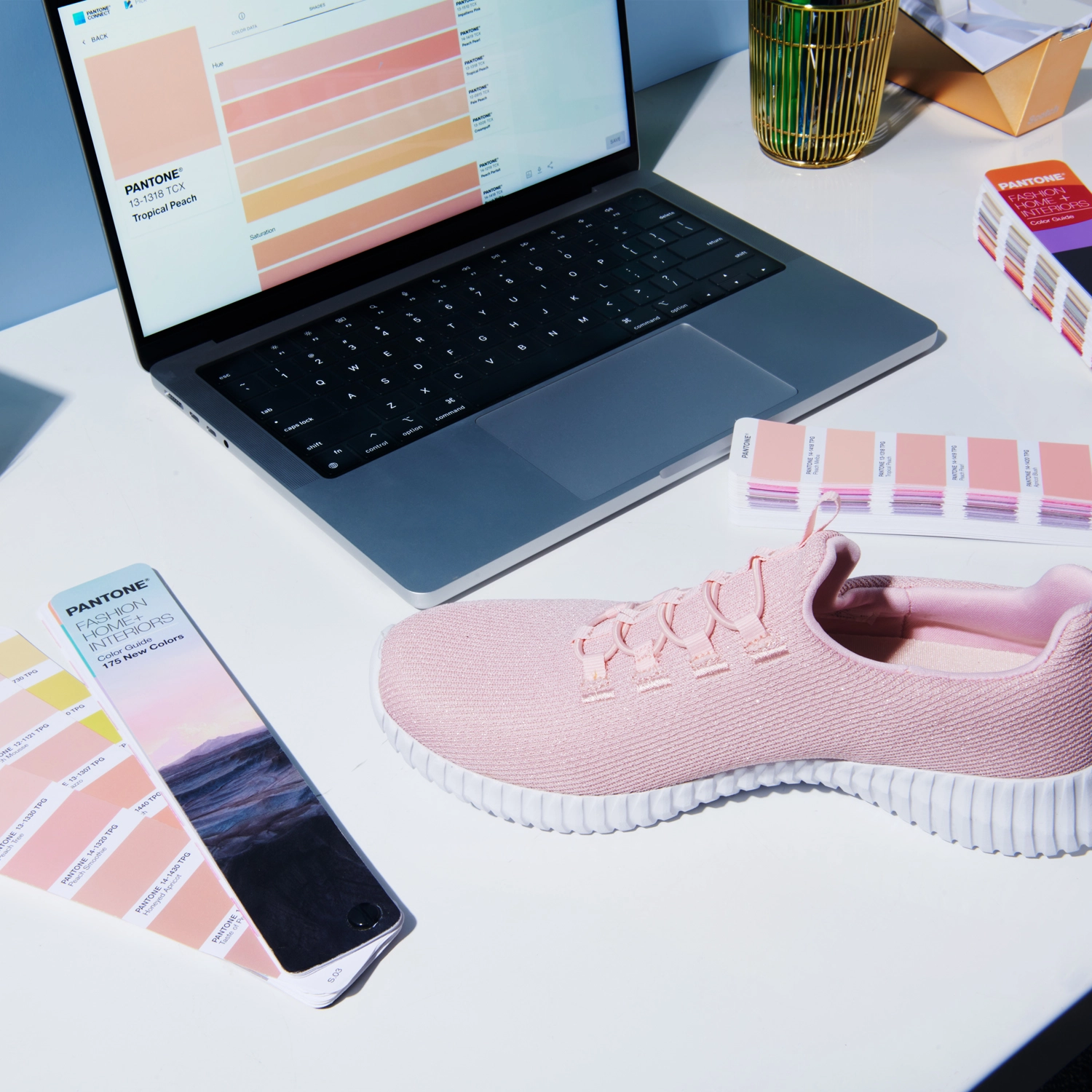 标准色卡对照表_配色色卡色标|Pantone潘通中国官网